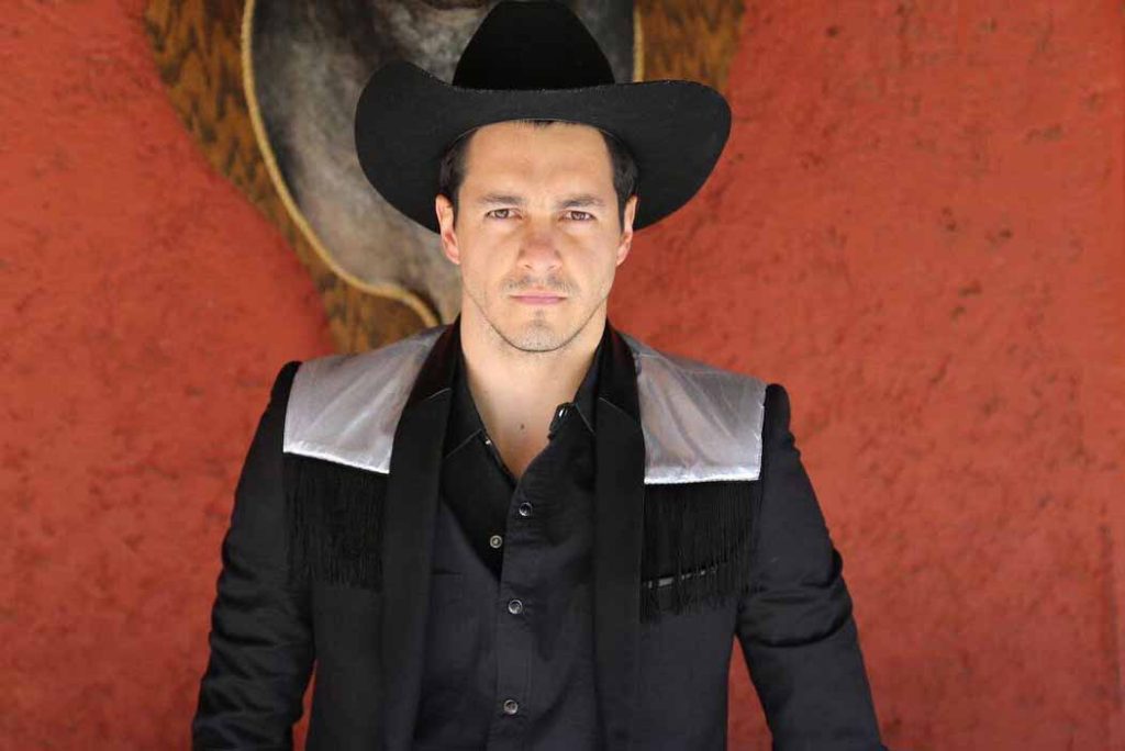 ¡Qué creen! El hijo de Carlos Hermosillo es actor y canta padrísimo ...