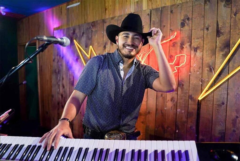 El hijo de Ramiro Delgado también sale del grupo Bronco - Ana María Canseco